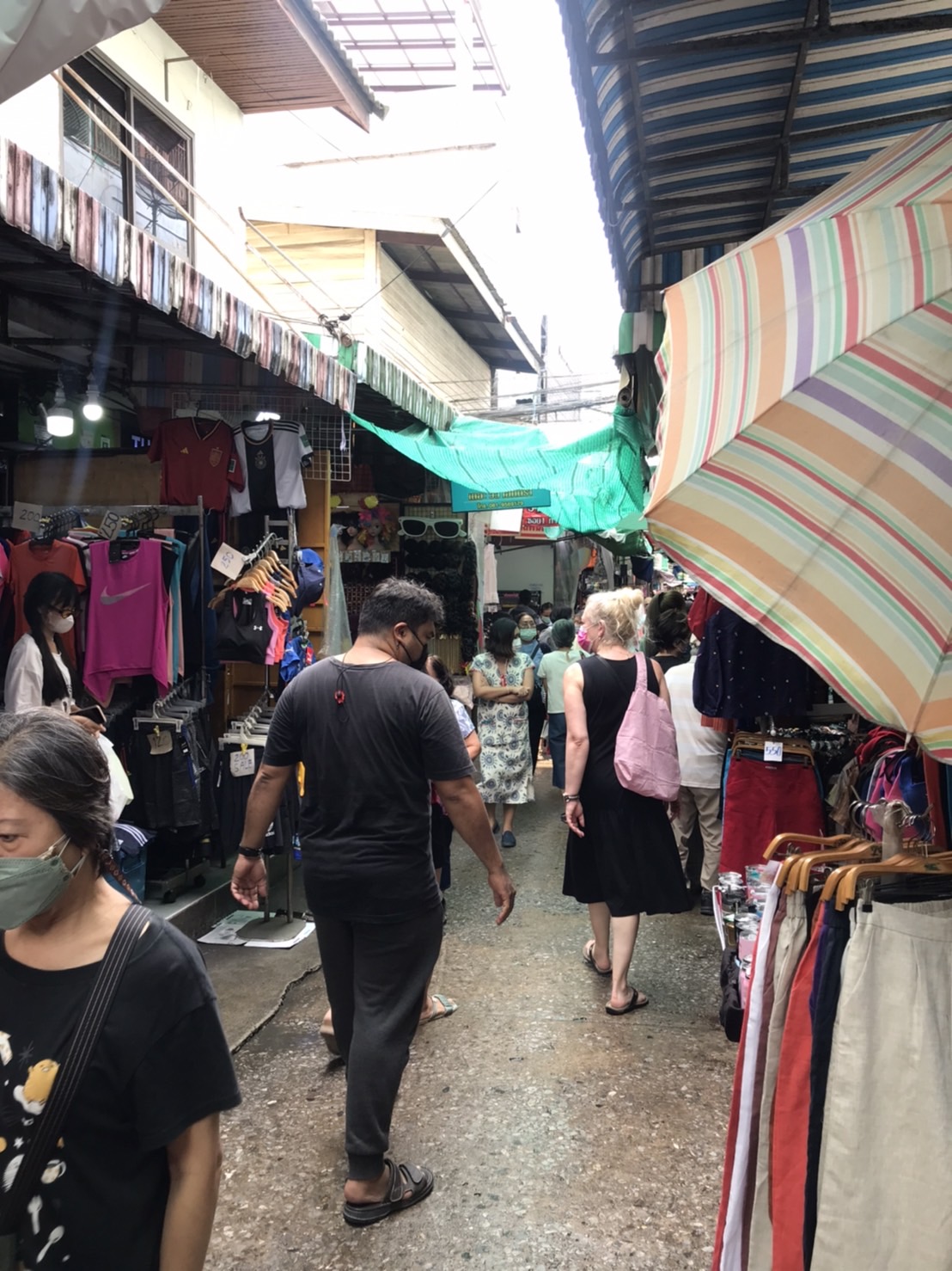 WANGLANG MARKET ワンラン市場 - sanay