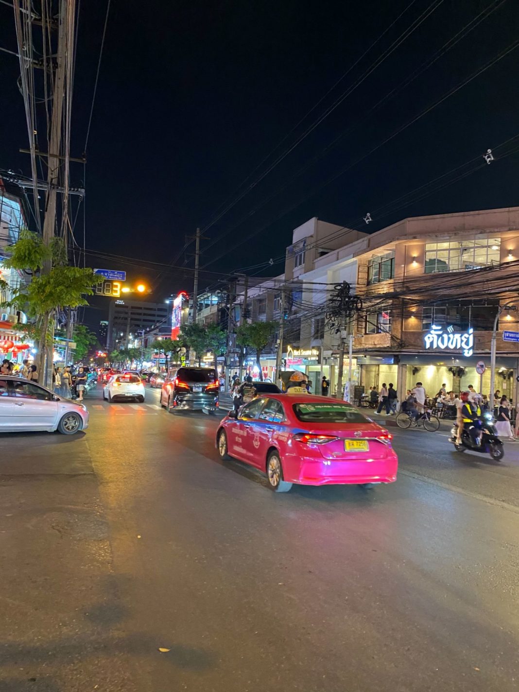 Banthat Thong(バンタットン通り) , バンコクのローカルグルメストリート! - sanay