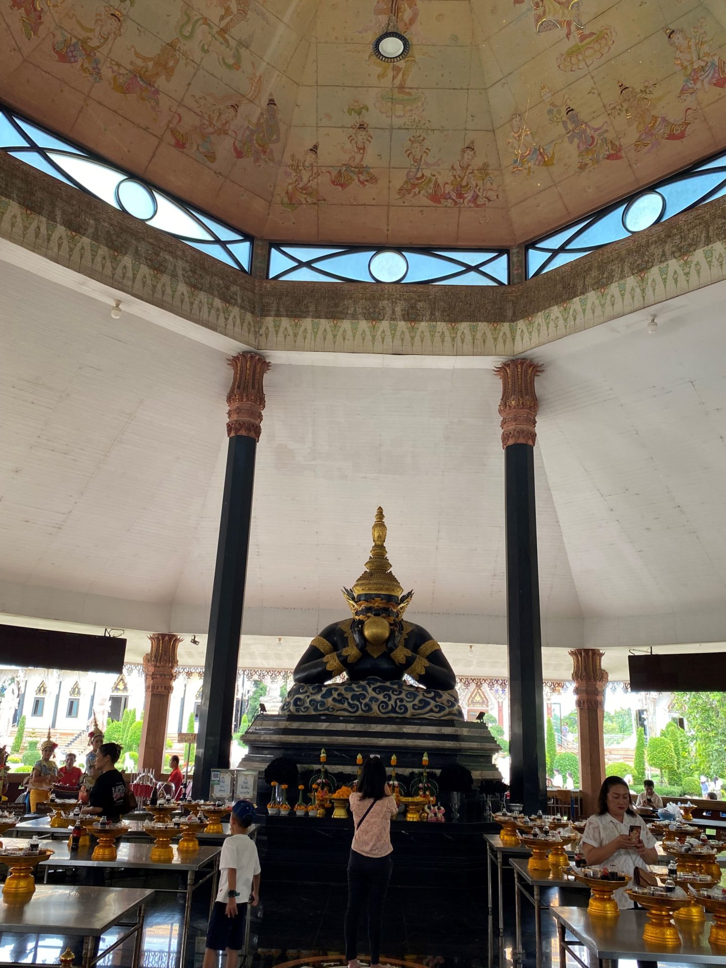 太陽を食べる魔人ラーフ―をお参りに行こう！ Srisathong Templeワット・シーサトーン（ナコーンパトム県） - sanay