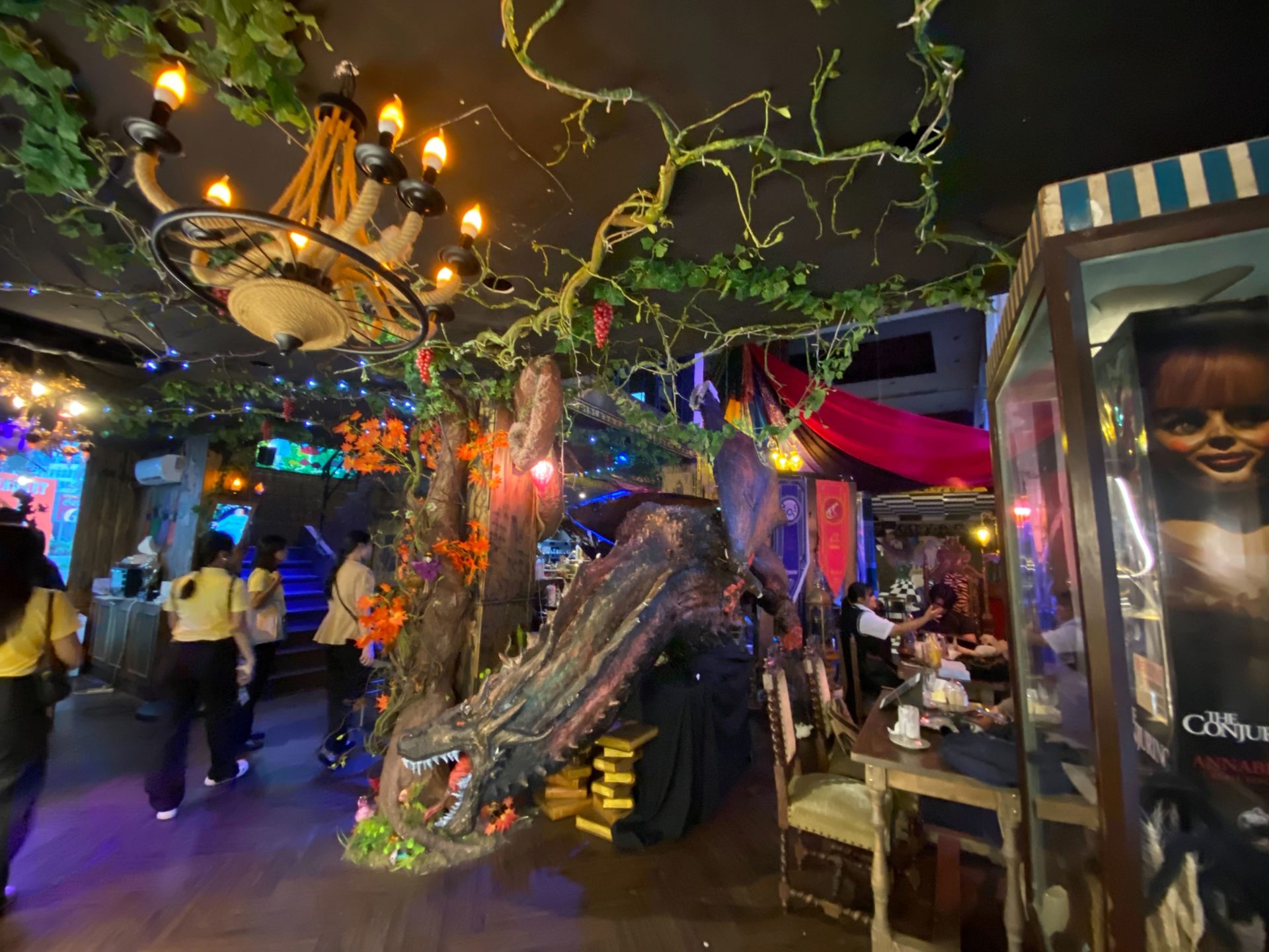 まるでハリーポッターの世界！バンコクの魔法カフェ เวทมนตร์คาเฟ่ウェートモン・カフェ（VETMON Café） - sanay