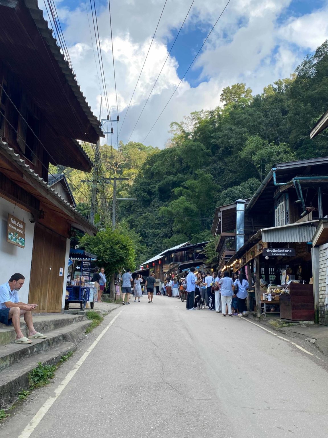 チェンマイの渓谷にある小さな村 [メーカンポン村 Mae Kampong Village]を散策しよう！ - sanay
